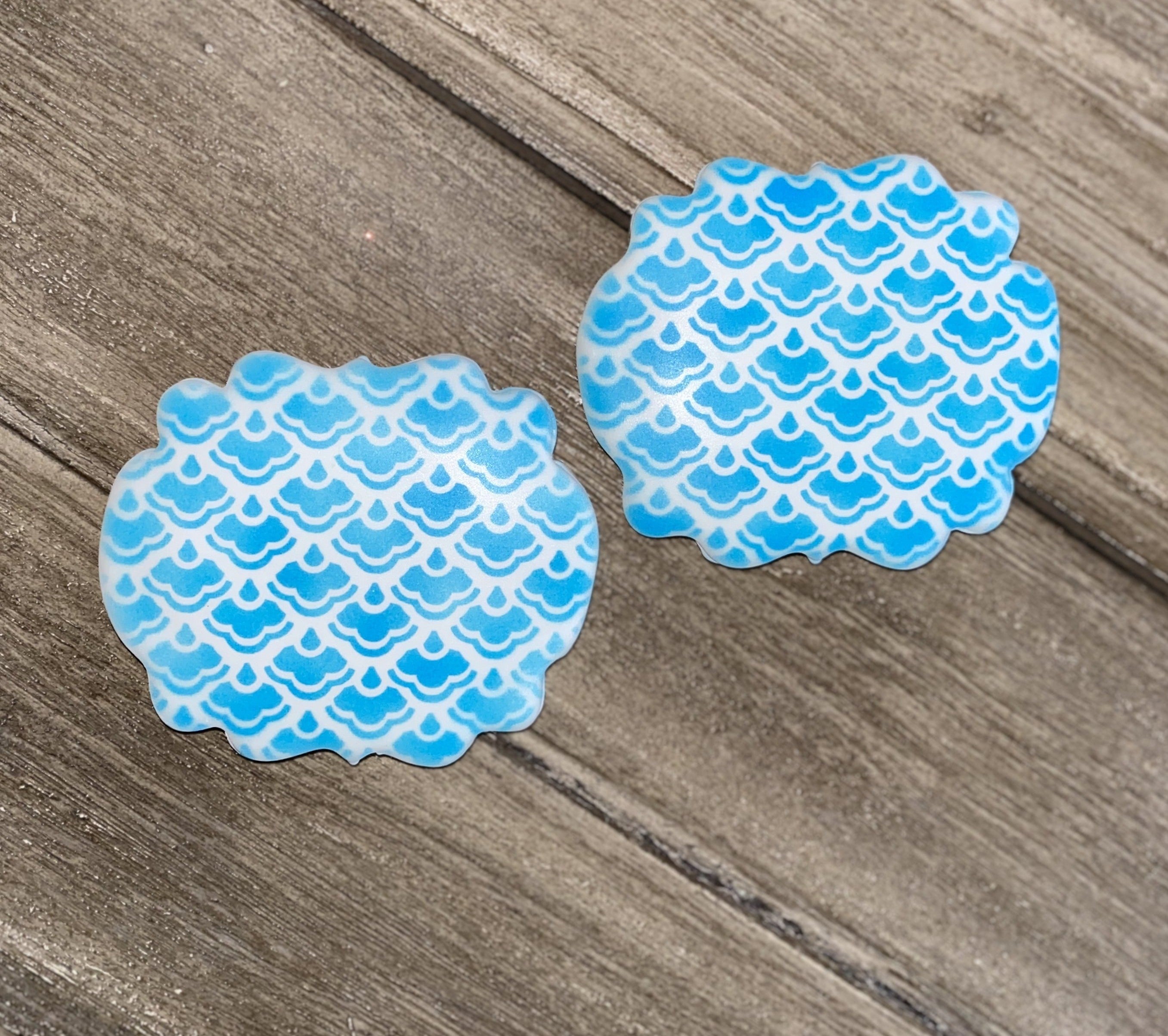 Ruffled Fish Scale Pattern Stencil - bakeartstencils